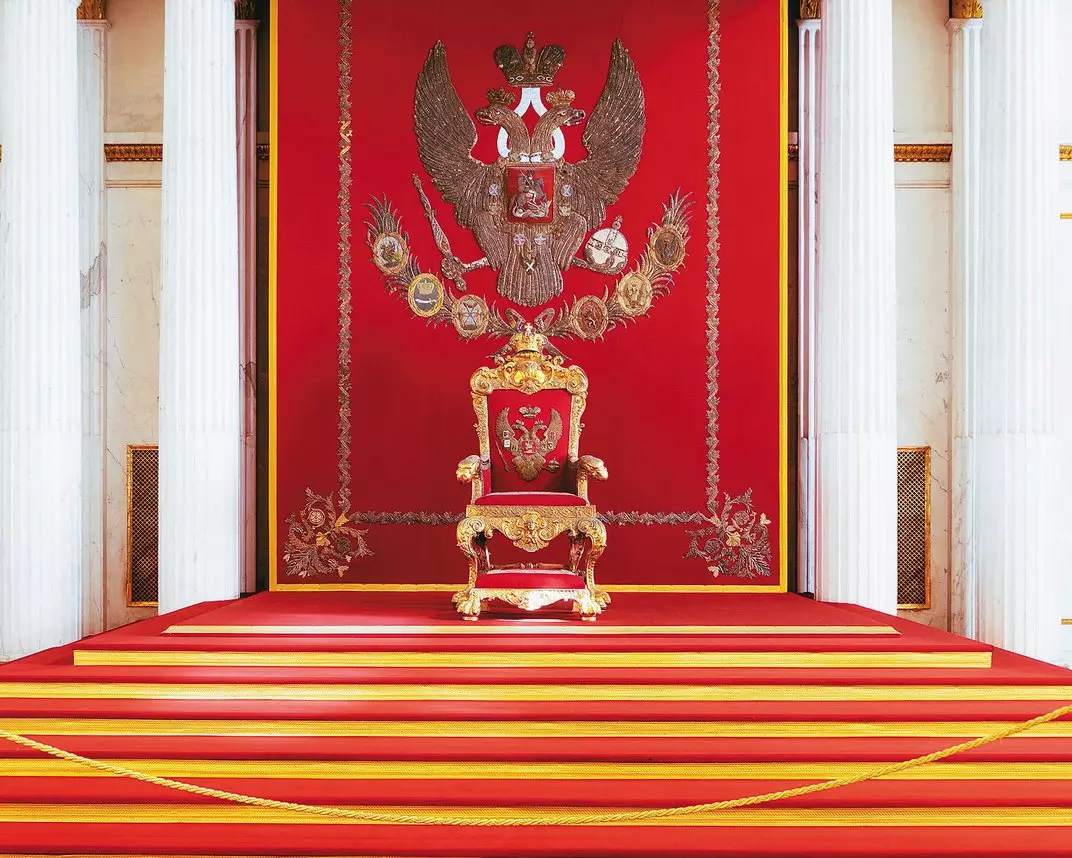 Troon van Nikolaas II, in St