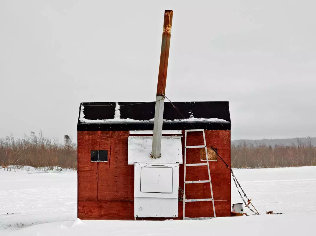 Portrete ale cabanelor de pescuit pe gheață din Canada 40478_10