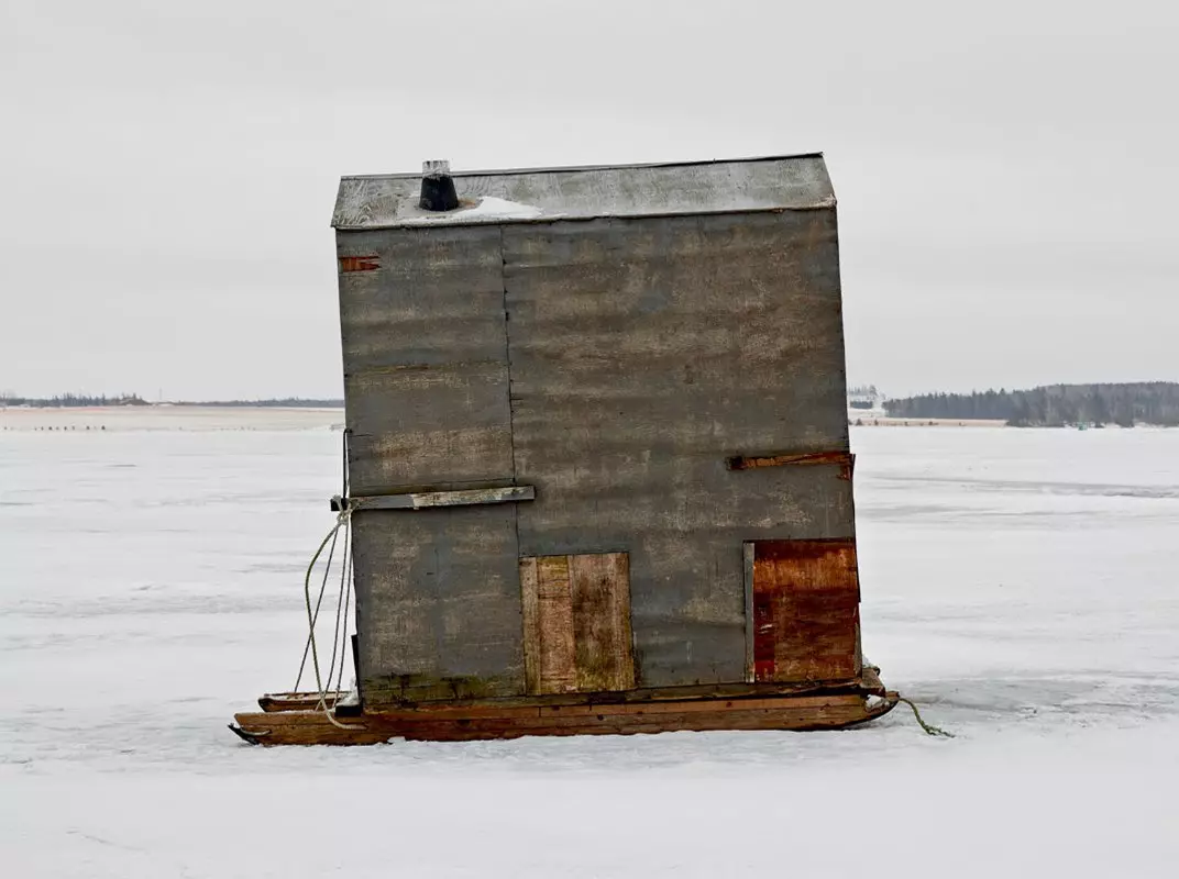 Portrete ale cabanelor de pescuit pe gheață din Canada 40478_12
