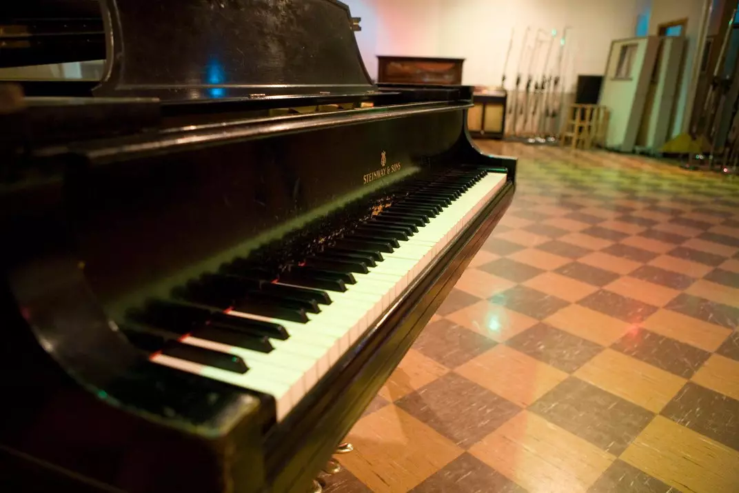 Speel Paul Simon se klavier of Croon Into Elvis se mikrofoon by These Seven Historic Recording Studios 40612_6