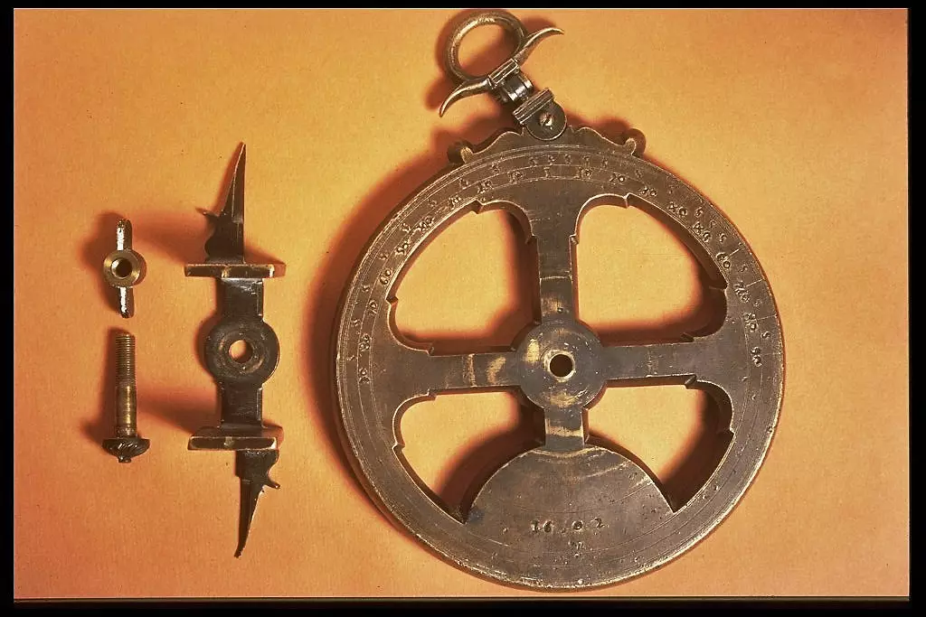La història de l'astrolabi, el telèfon intel·ligent original