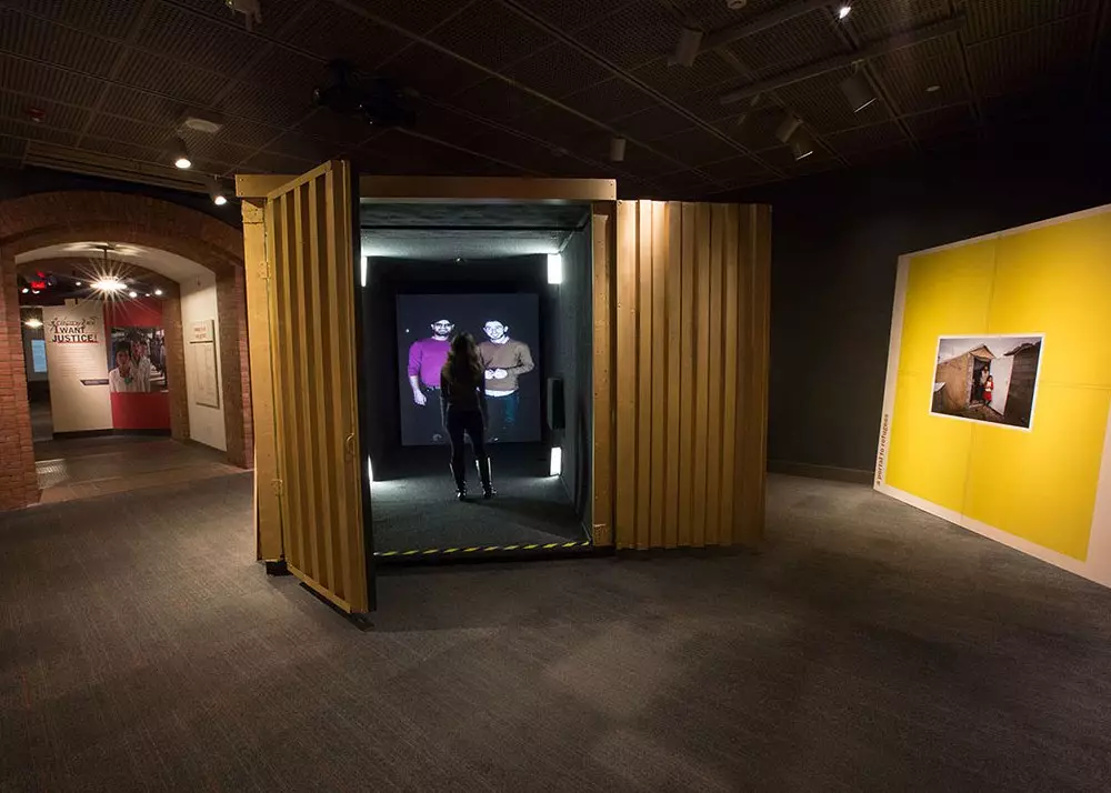 Portal Holocaust Museum.jpg