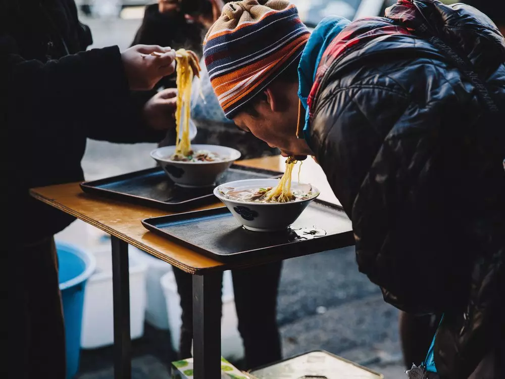 Slurping waarme ramen