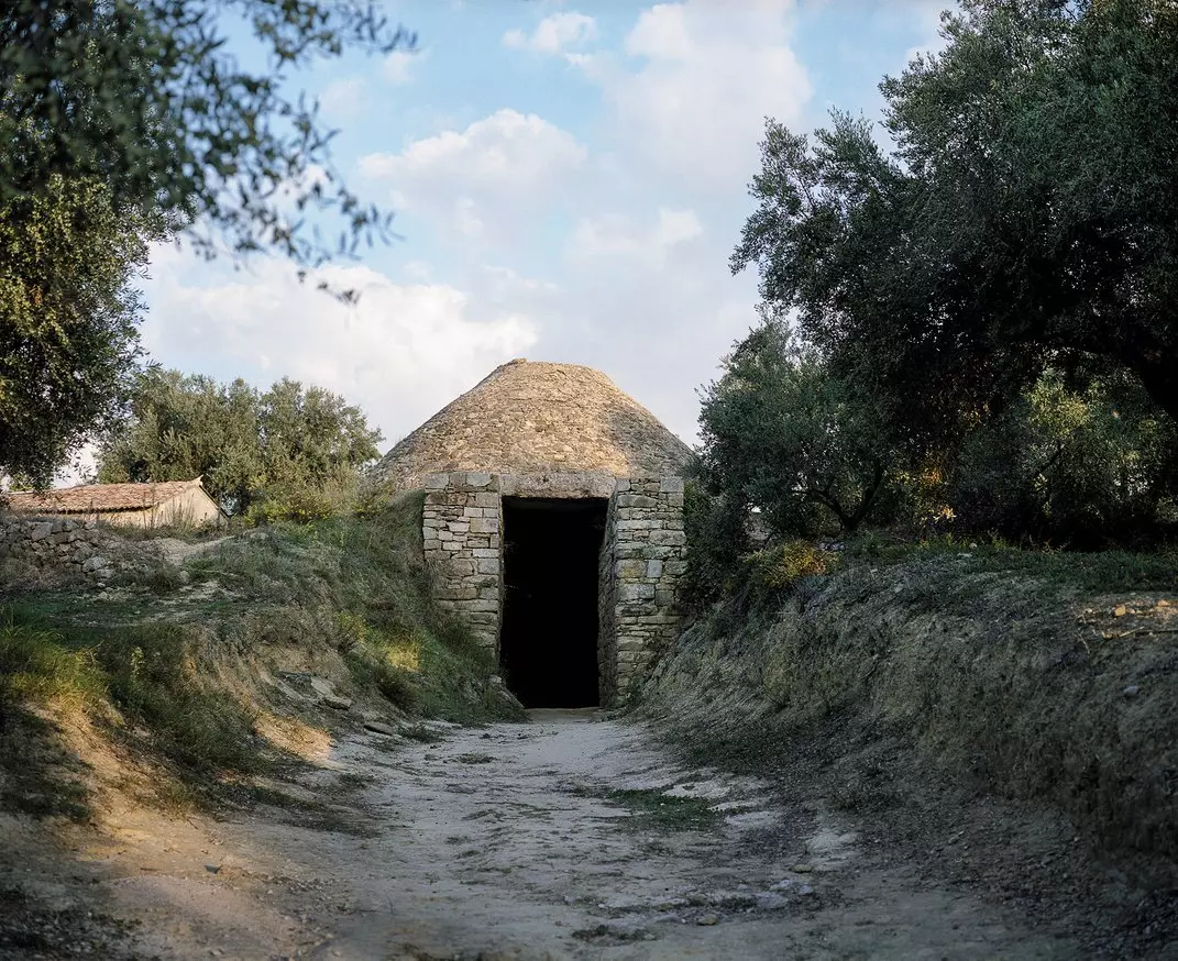 اس 3,500 سالہ قدیم یونانی مقبرے نے مغربی تہذیب کی جڑوں کے بارے میں جو سوچا تھا اس کو ہم نے اُبھار دیا 41338_10