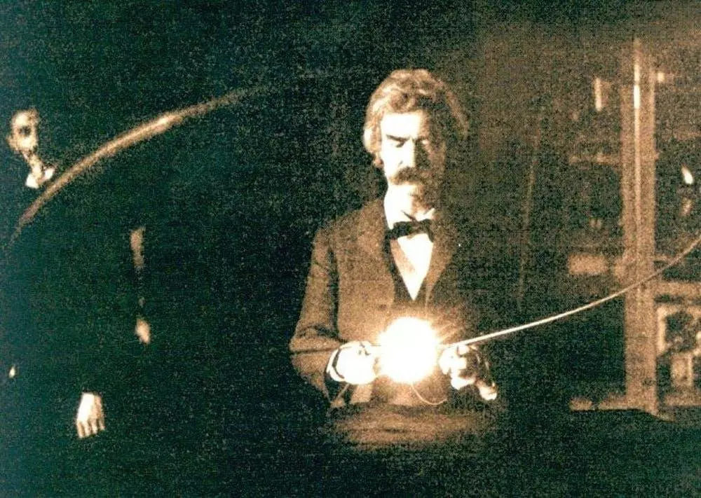 Mark Twain holder Teslas eksperimentelle vakuumlampe, 1894.