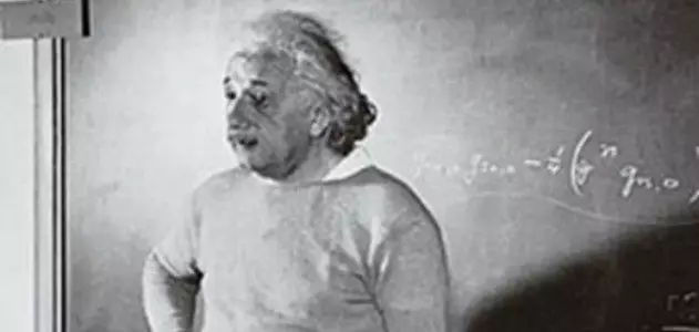 Albert Einstein ၏နှစ်