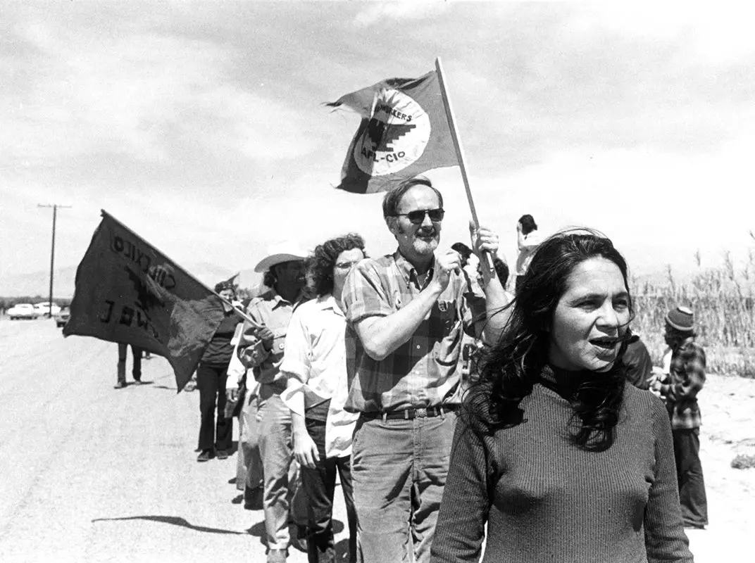 Η πρωταθλήτρια του αγροτοκτηνοτρόφου Dolores Huerta λαμβάνει την οφειλή της, ακόμη και όταν ο αγώνας για τη δικαιοσύνη συνεχίζεται 42997_3