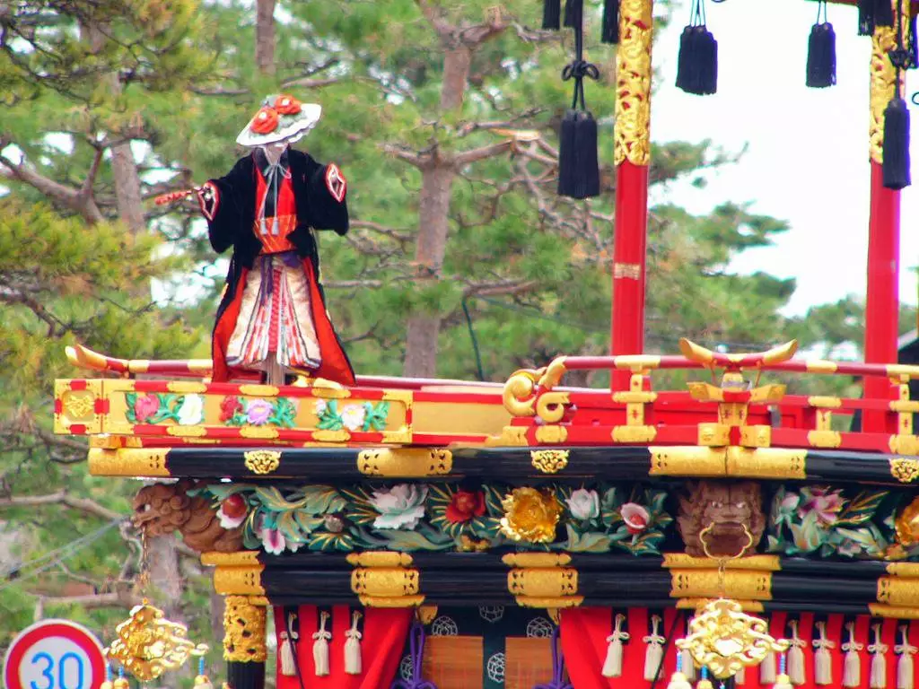 在日本，秋天意味着（一点也不令人毛骨悚然）机器人木偶的游行 43007_2