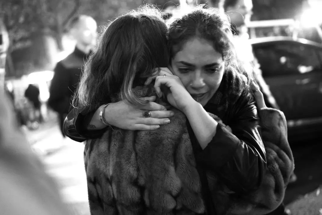 Слики од очевидецот на фотографот Кристијан Мовила од нападот на Париз и неговите последици 43034_3