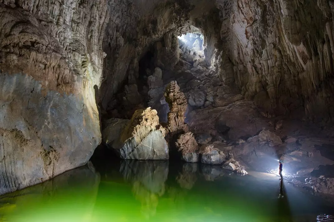 Hierdie asemrowende foto's van Viëtnam se grotte bring die leunstoelspelunker in almal na vore 43039_1