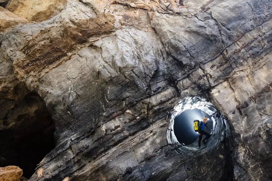 Hierdie asemrowende foto's van Viëtnam se grotte bring die leunstoelspelunker in almal na vore 43039_13