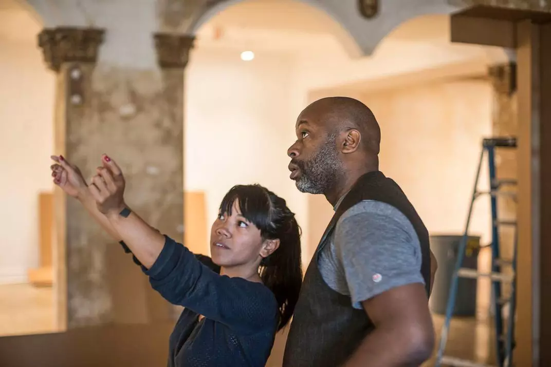 ITheaster Gates ilihlaziya njani iCala laseChicago, iSakhiwo esinye esingenamntu ngexesha 44258_11