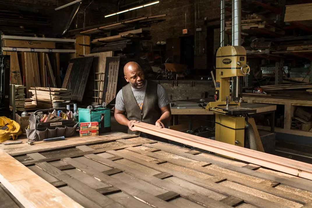 Jinsi Theaster Gates Inavyohuisha Upande wa Kusini wa Chicago, Jengo Moja Lililo Wazi kwa Wakati Mmoja 44258_3