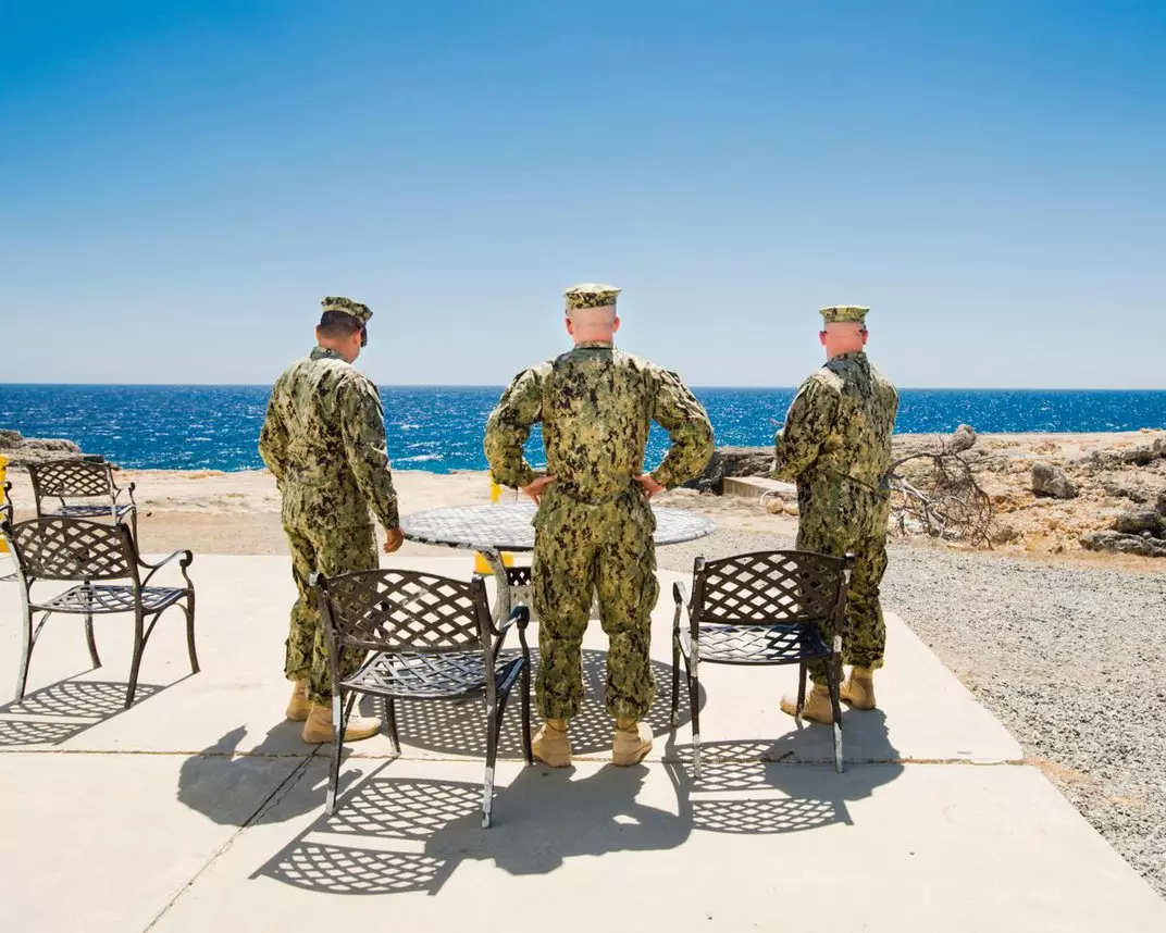 Estas fotografias capturam as complexidades da vida em Guantánamo 44279_11