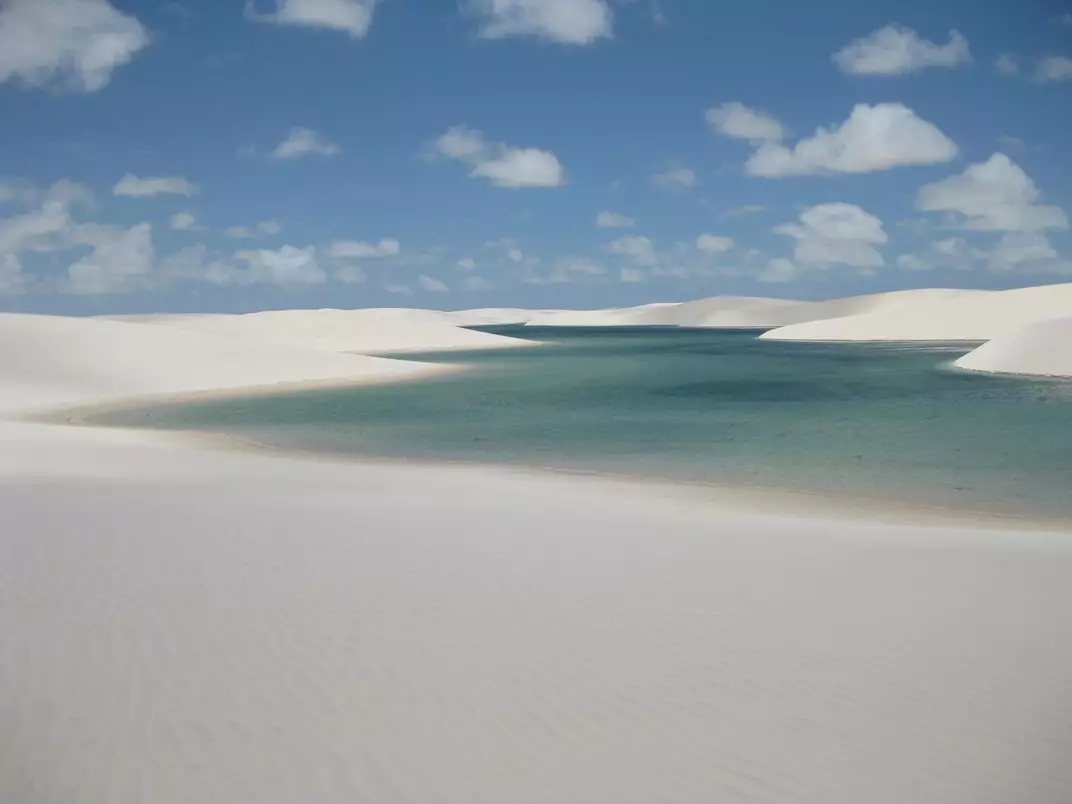 Jak tisíce průzračně modrých lagun skončí v těchto brazilských písečných dunách? 44464_8