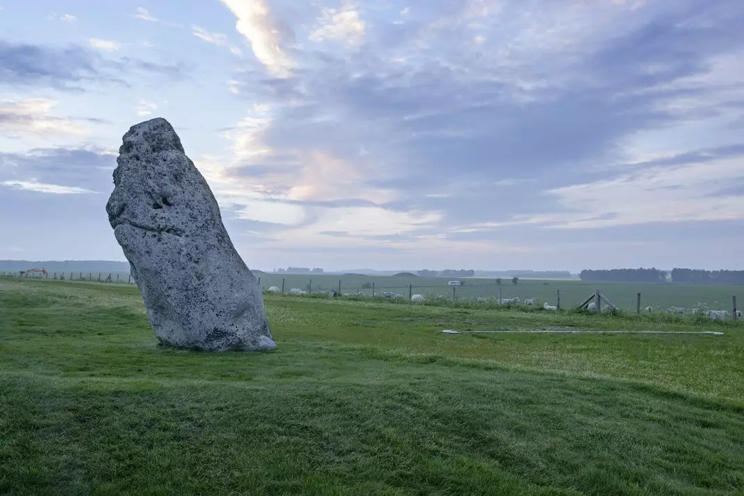 Wat lê onder Stonehenge? 44654_4