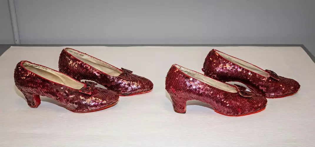 Comment le Smithsonian a aidé à découvrir la véritable identité d'une paire de pantoufles Ruby de Dorothy 45369_9