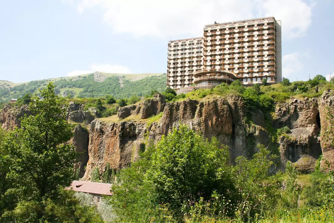 Cliffside hotelo, Jermuk