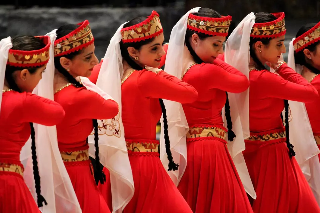 Kako se je armenski ples prilagajal skozi čas in prostor 45422_3
