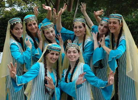 Како ерменскиот танц се адаптирал со текот на времето и местото 45422_6