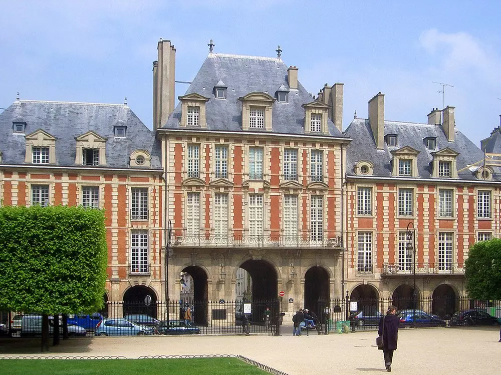 Vctor Hugo's Paris Apartment: Place Des Vosges