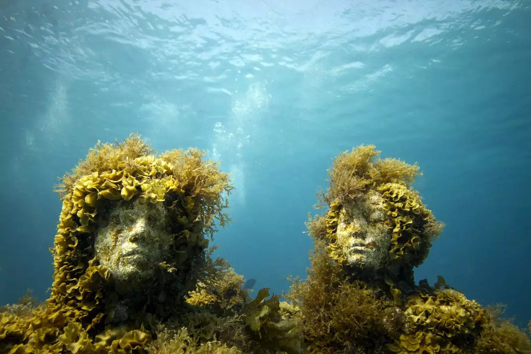 수중 예술이 바다의 산호초를 구할 수 있습니까? 46067_1