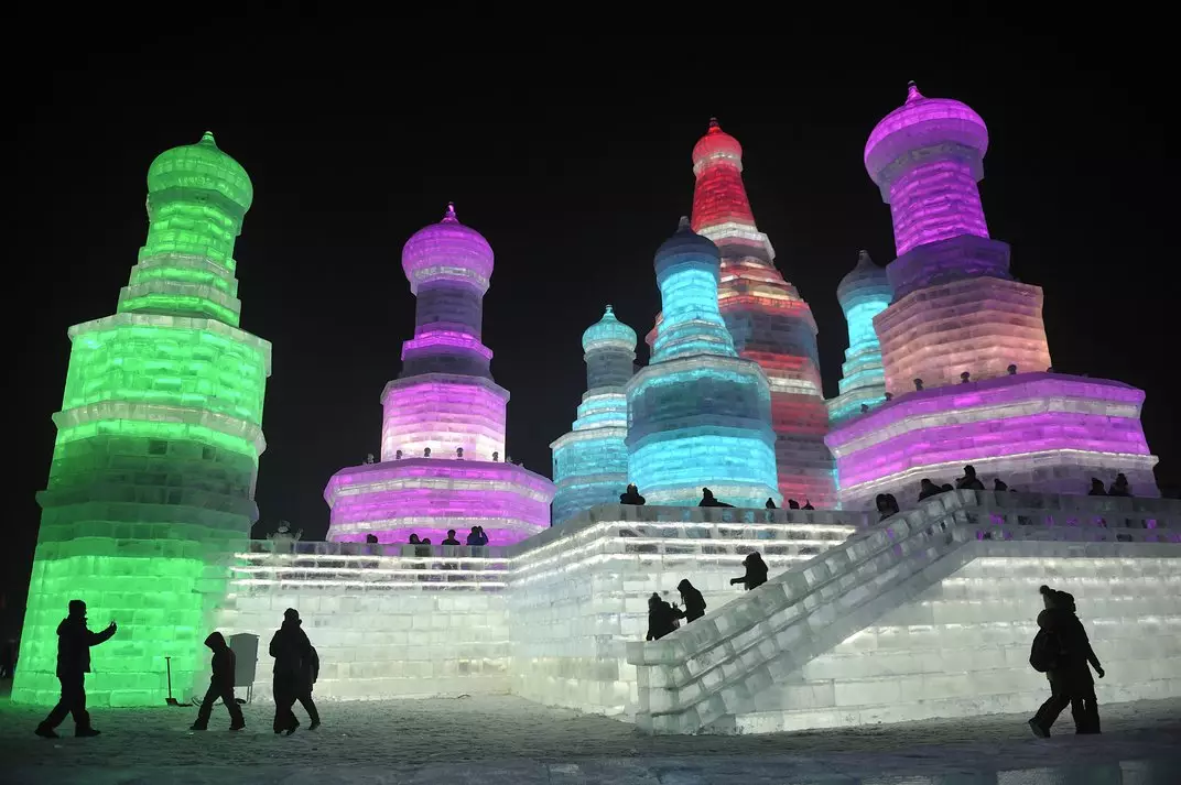 Tout le monde est une sculpture gelée au festival chinois de la glace et de la neige 46419_2