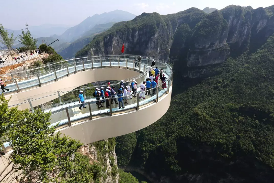 Batyrsaňyz aşak serediň: Dünýäniň iň gorkunç (we owadan) aýna Skywalks-dan 14-si 46819_4