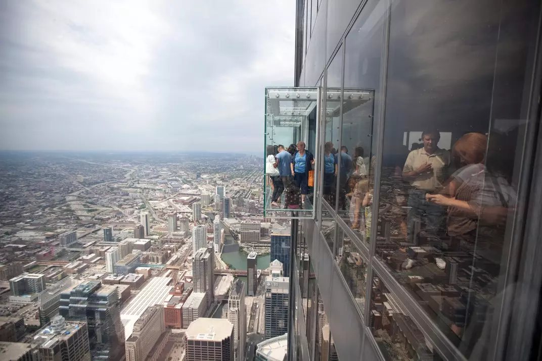 Batyrsaňyz aşak serediň: Dünýäniň iň gorkunç (we owadan) aýna Skywalks-dan 14-si 46819_9