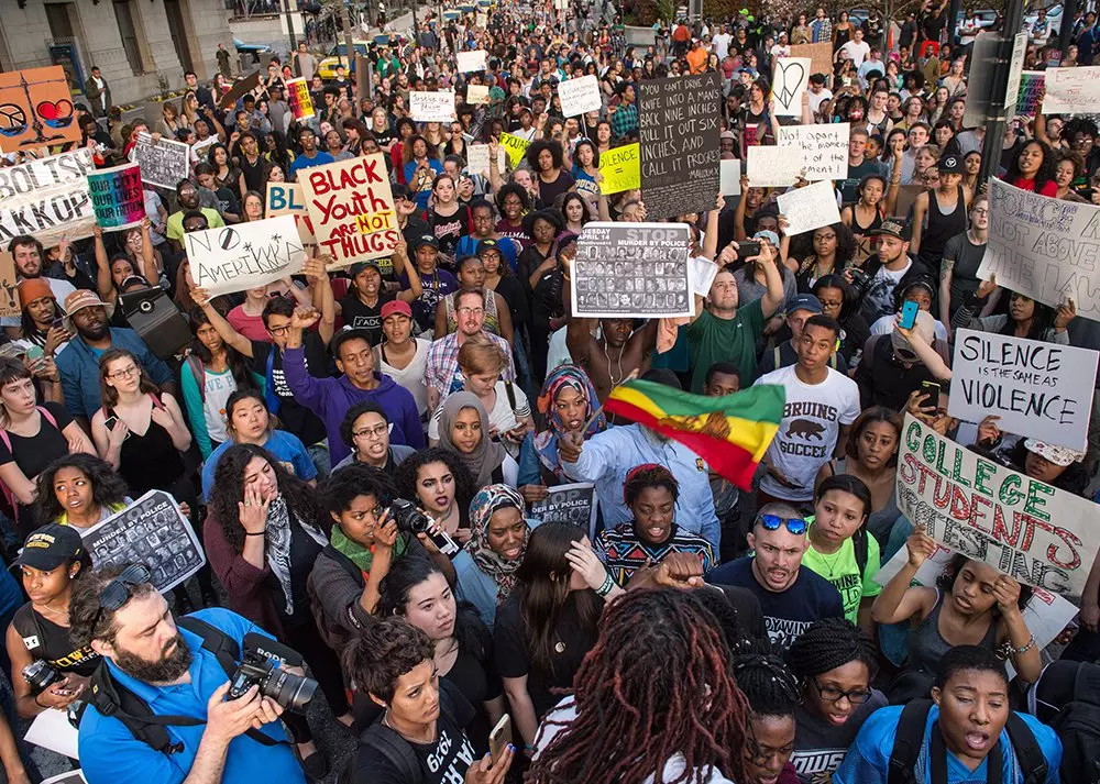 Protestatarii din Baltimore