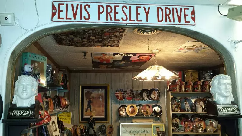 The King's Keepers: Five Quirky Locations for Finding Elvis Beyond Graceland 47299_3