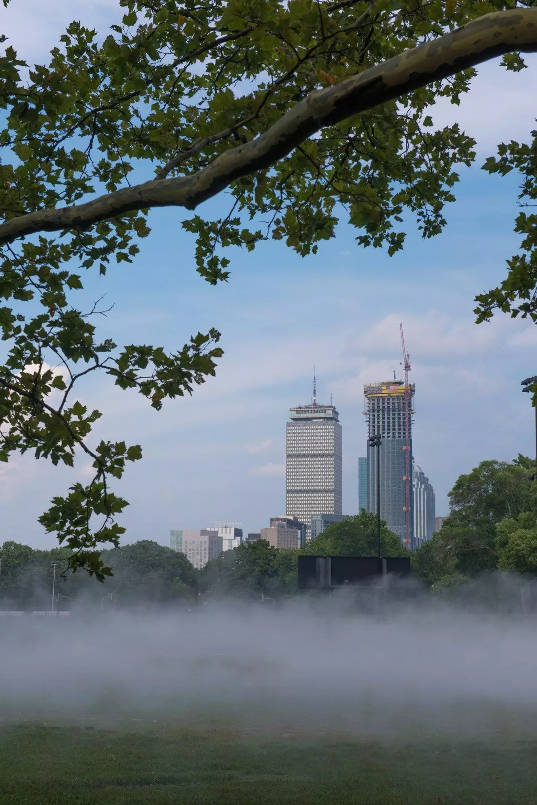 धुक्याची शिल्पे बोस्टनच्या ऐतिहासिक उद्यानांना व्यापत आहेत 47377_1