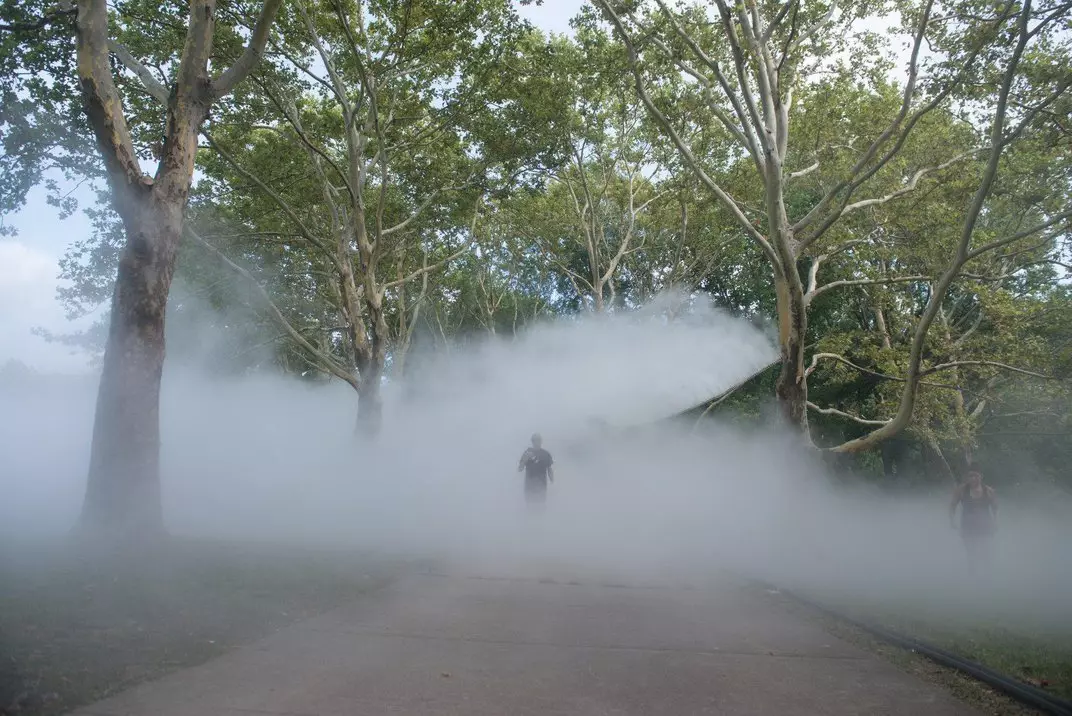 Скулптури от мъгла обгръщат историческите паркове на Бостън 47377_3