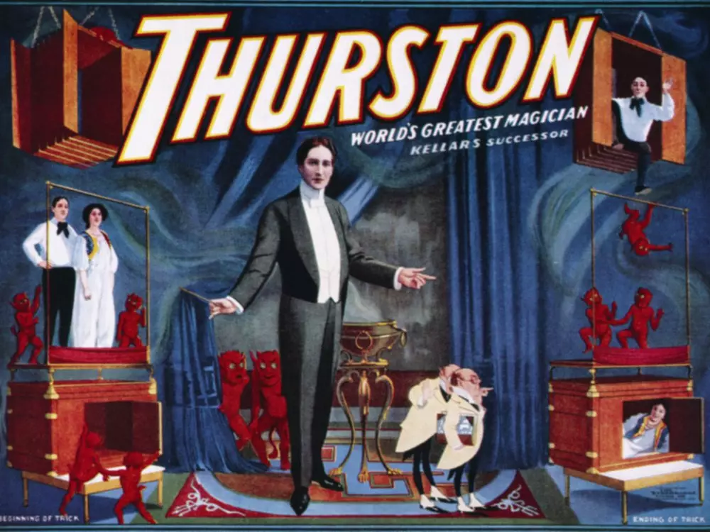 Tidiga 1900-talsaffisch av trollkarlen Howard Thurstons andebox-illusion