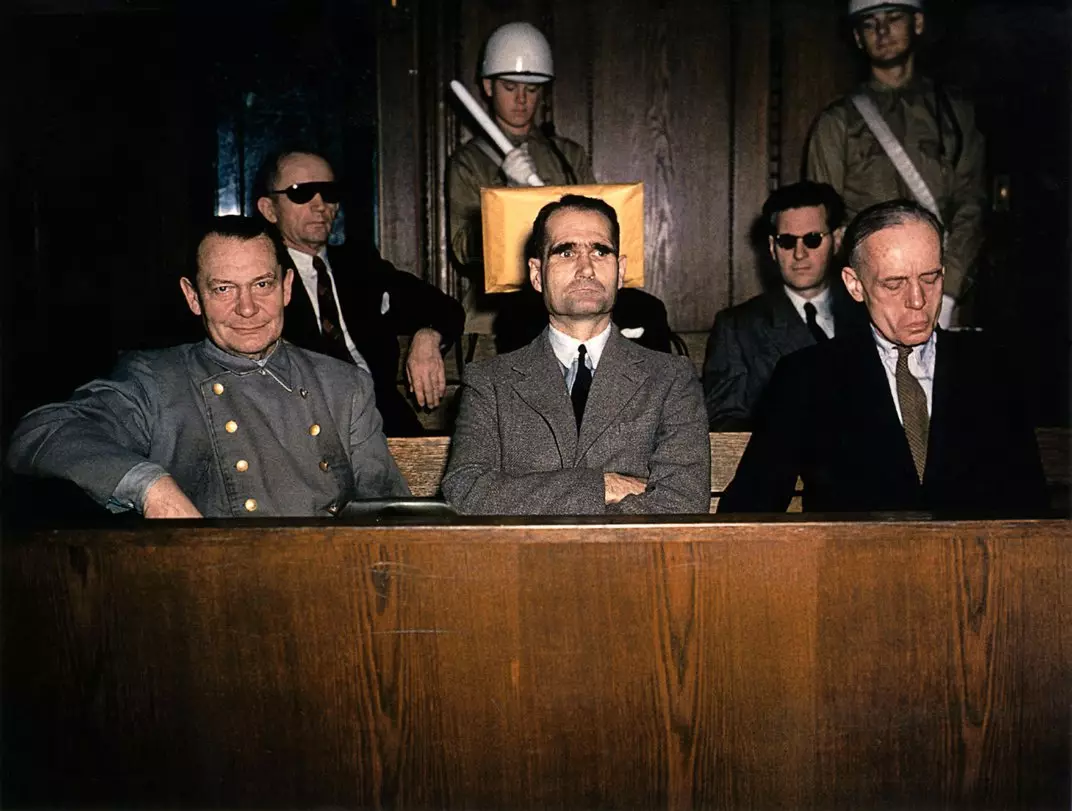 Rudolf Hess berättelse om gift, paranoia och tragedi 48038_3
