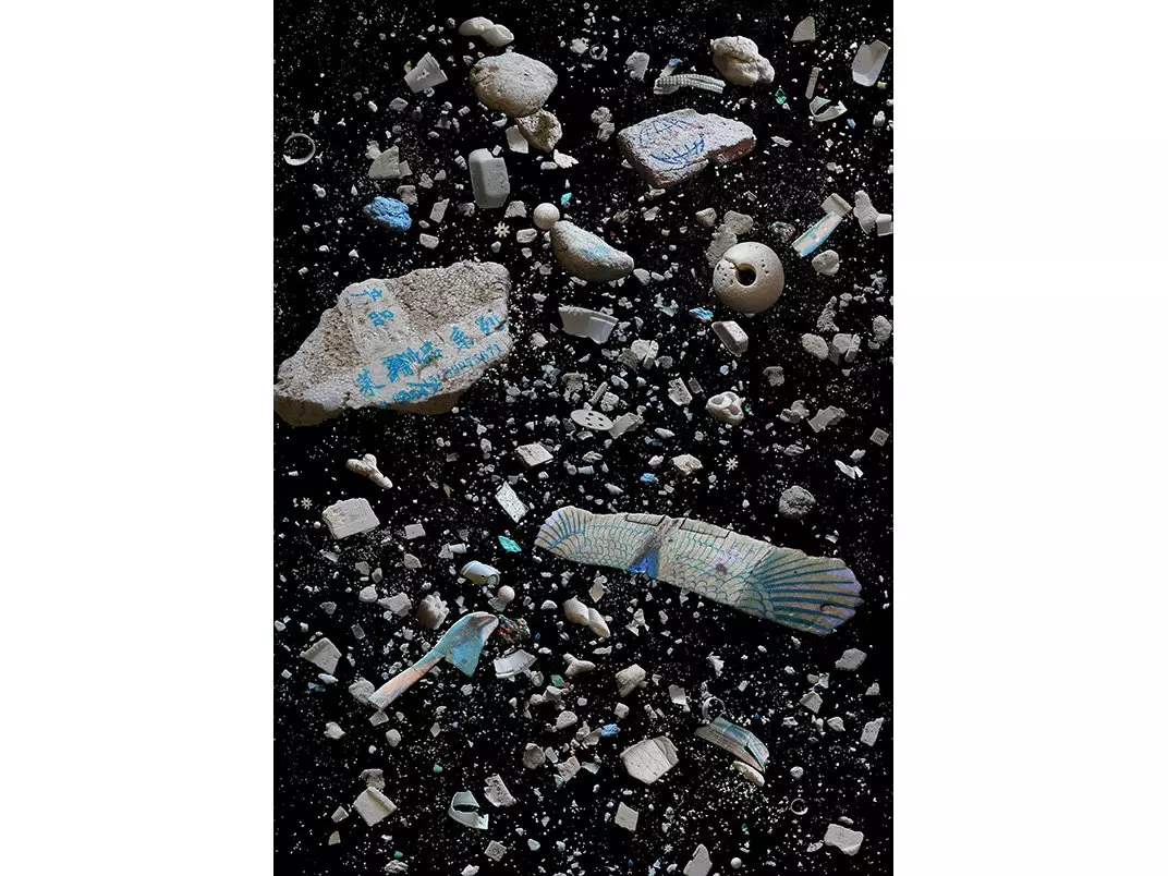 Цей художник перетворює пляжне сміття на приголомшливі, величні зображення 48204_5