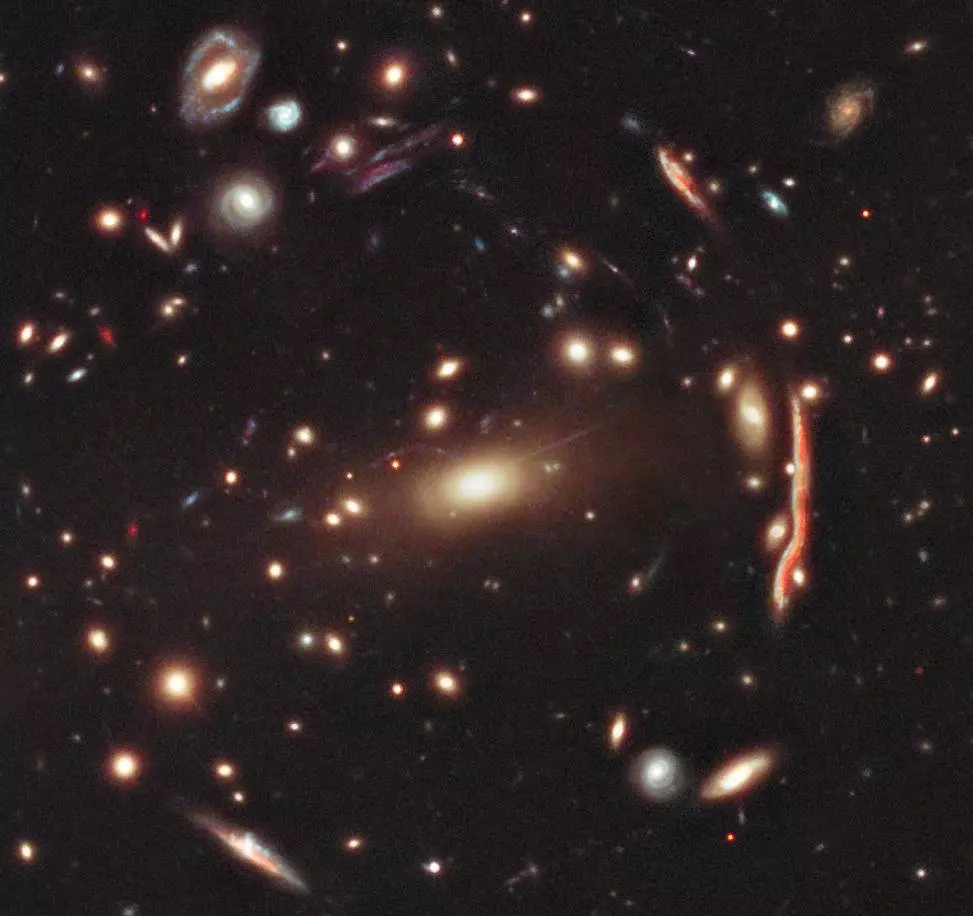 Hubble teleskopi kosmosda 25 yil bo'ldi, u nimani ko'rdi 48494_9