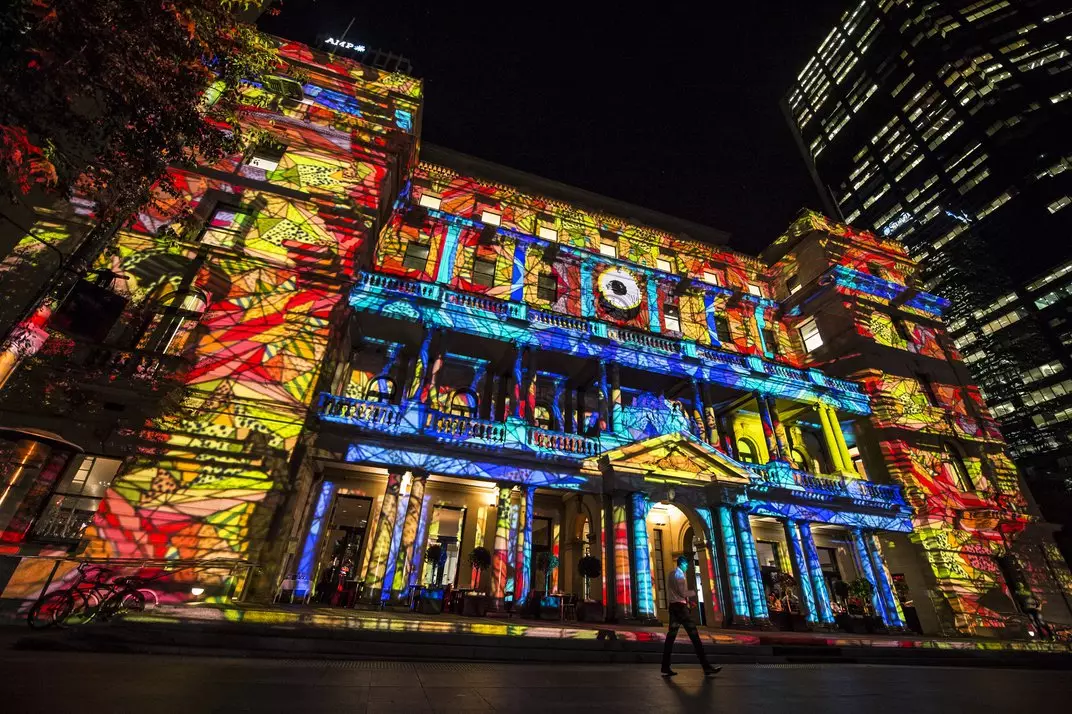 Sydney's Spektakulêre Technicolor Art Festival yn njoggen betoverende GIF's 48832_1