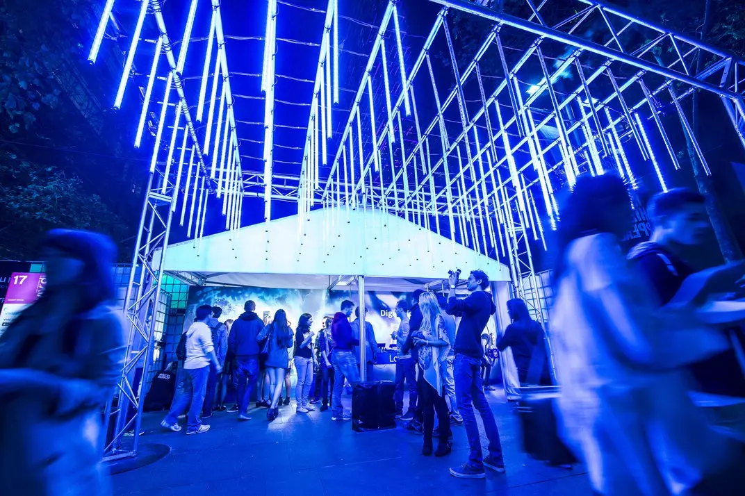 Spectacularul festival de artă Technicolor din Sydney în nouă GIF-uri fascinante 48832_11