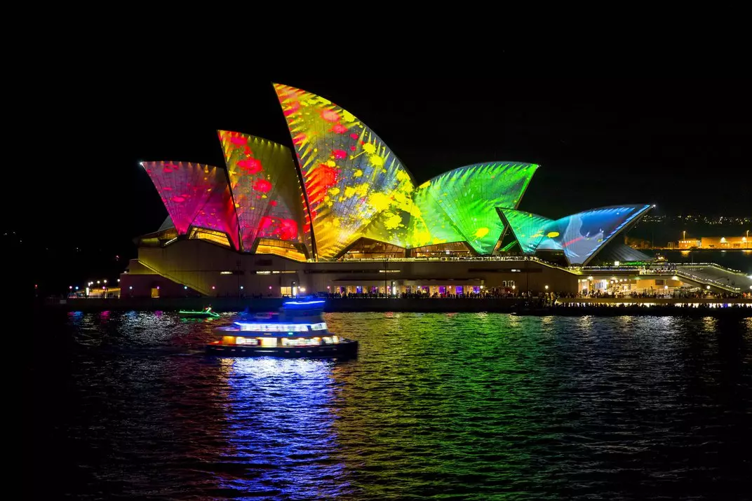 Sydneyjev spektakularni Technicolor Art Festival u devet očaravajućih GIF-ova 48832_14