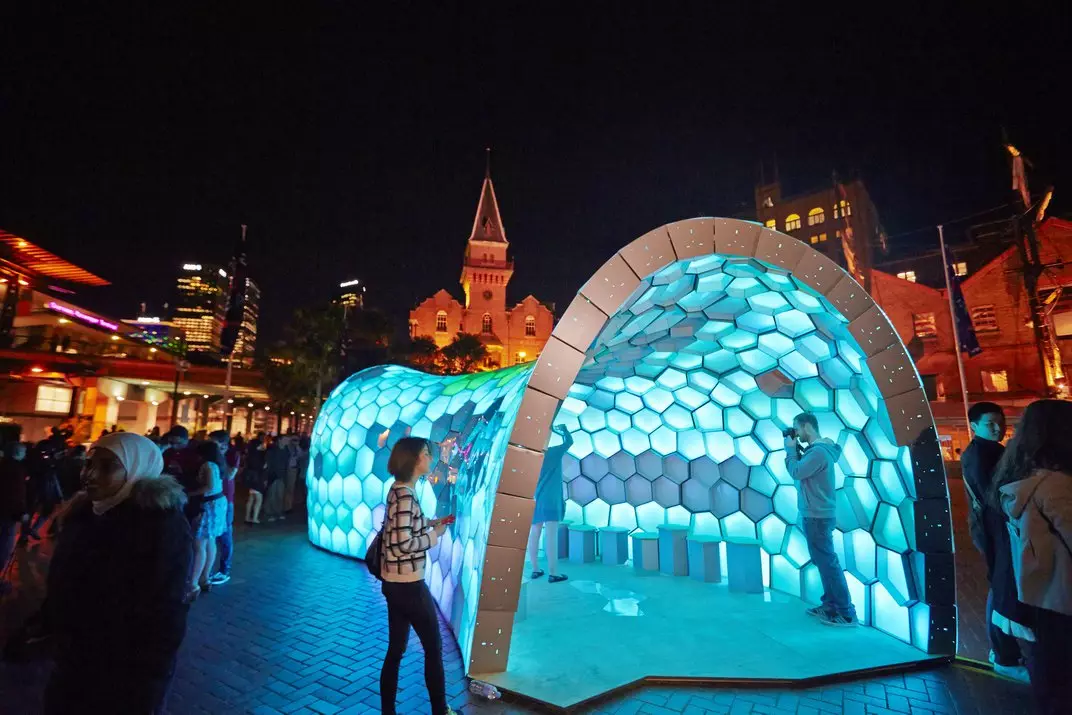Spectacularul festival de artă Technicolor din Sydney în nouă GIF-uri fascinante 48832_15