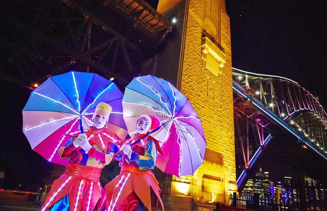 Sydneyjev spektakularni Technicolor Art Festival u devet očaravajućih GIF-ova 48832_17
