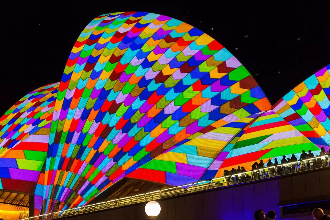Sydney's Spektakulêre Technicolor Art Festival yn njoggen betoverende GIF's 48832_20