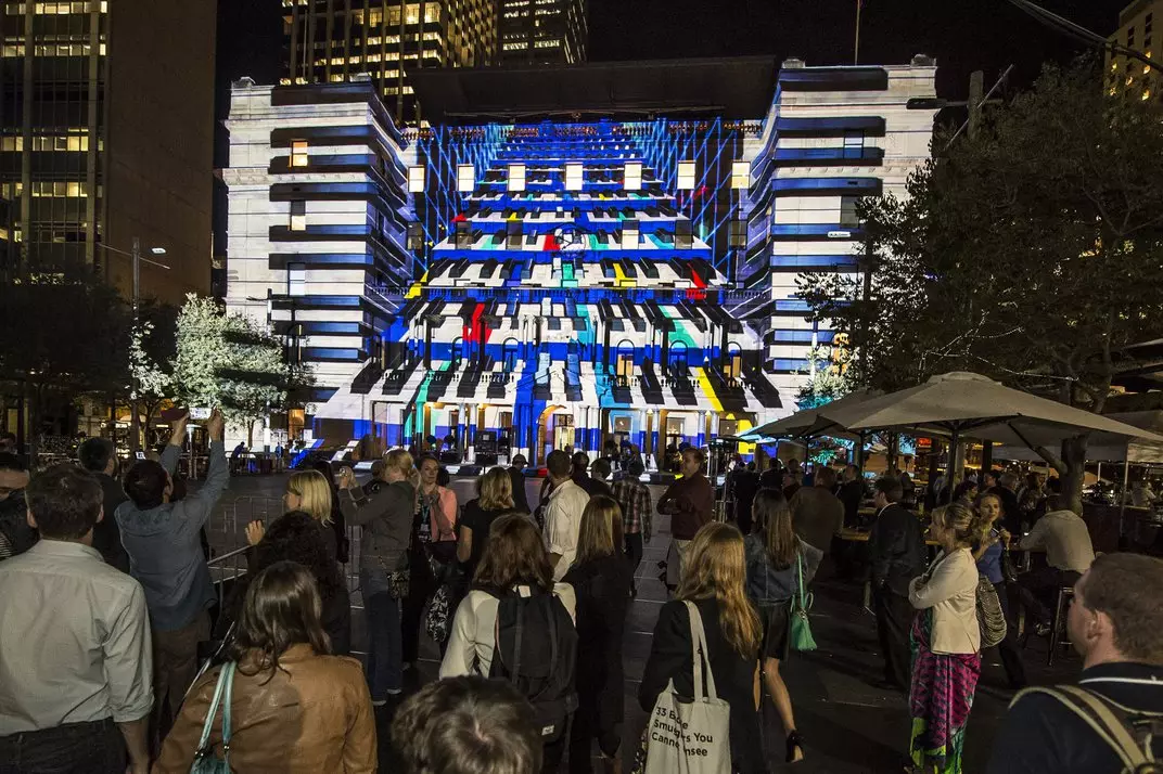 Sydney's Spektakulêre Technicolor Art Festival yn njoggen betoverende GIF's 48832_3