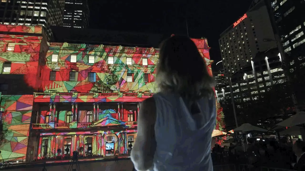 Sydney's Spektakulêre Technicolor Art Festival yn njoggen betoverende GIF's