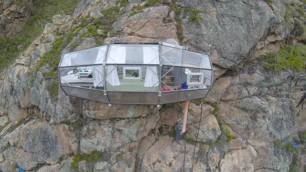 Sleep With the Condors at This Peruvian Hotel Hanging Off a Cliff 48873_4