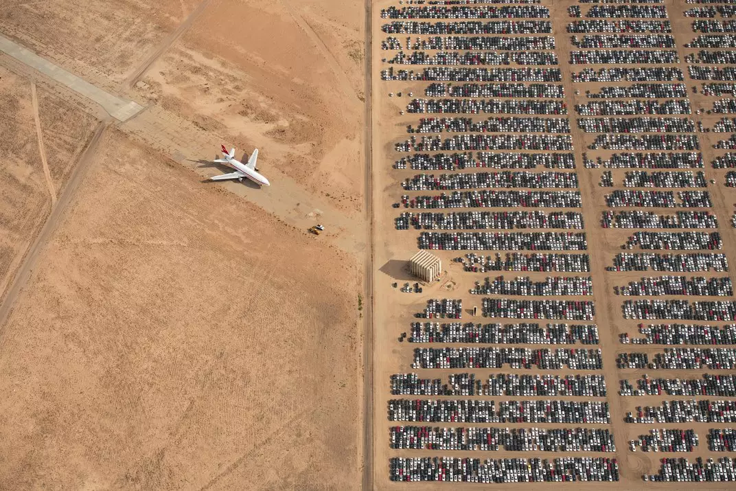 De tentáculos de lava a lotes de carros abandonados, este aclamado violinista que virou fotógrafo aéreo captura nosso mundo de 2.000 pés de altura 48921_6