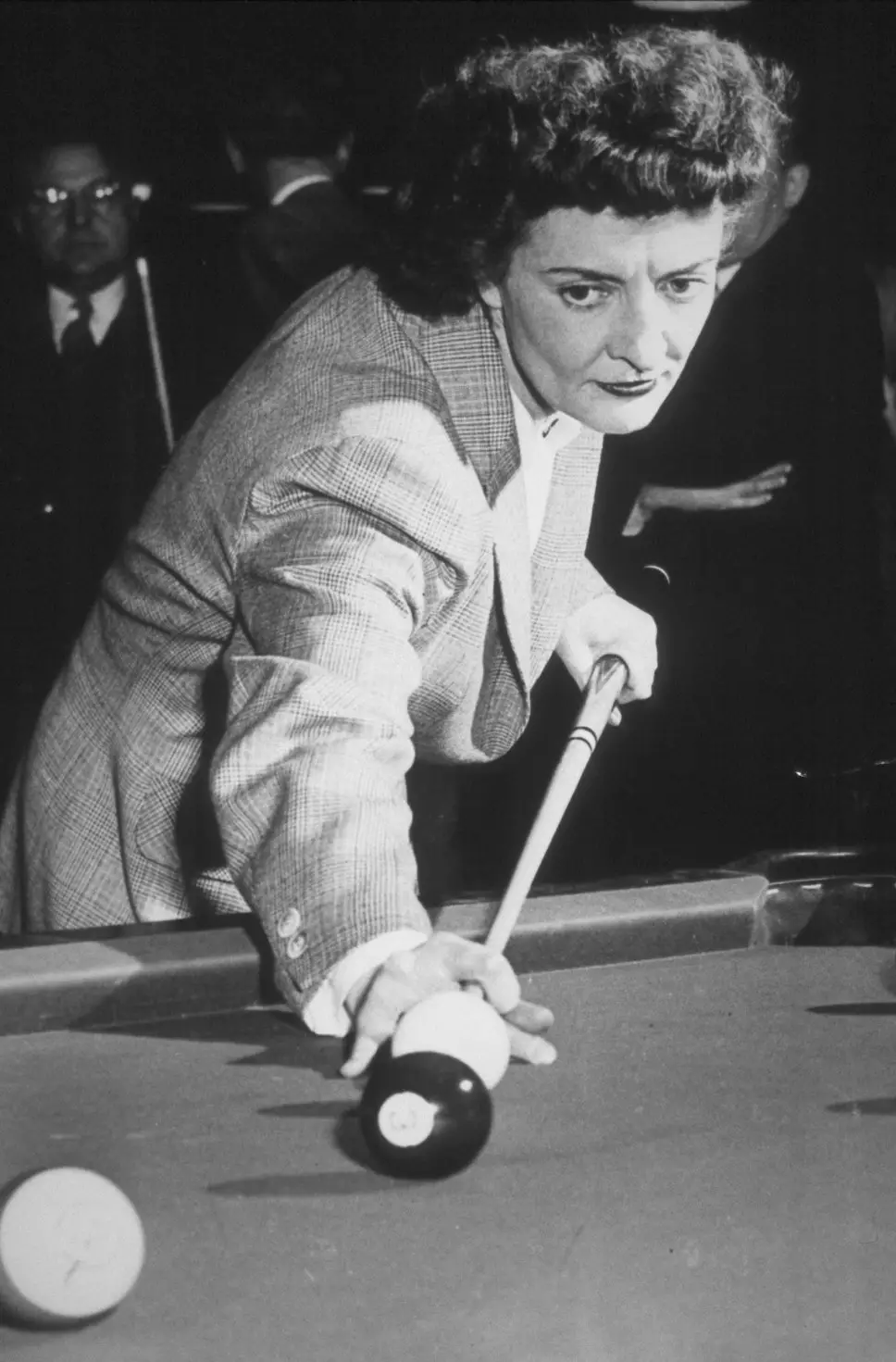 Ruth McGinnis: Mofumahali oa Billiards 49008_11