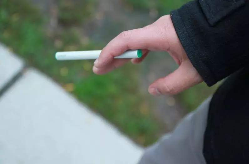 Čini se da do sada e-cigarete nisu inspirisale mnoge pušače da prestanu pušiti