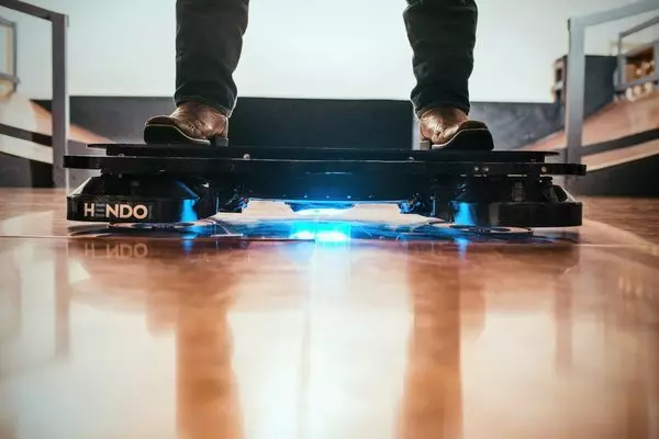 Guarda come un hoverboard nella vita reale prende vita